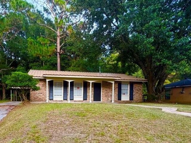 614 Masterson Ave, Chickasaw, AL 36611