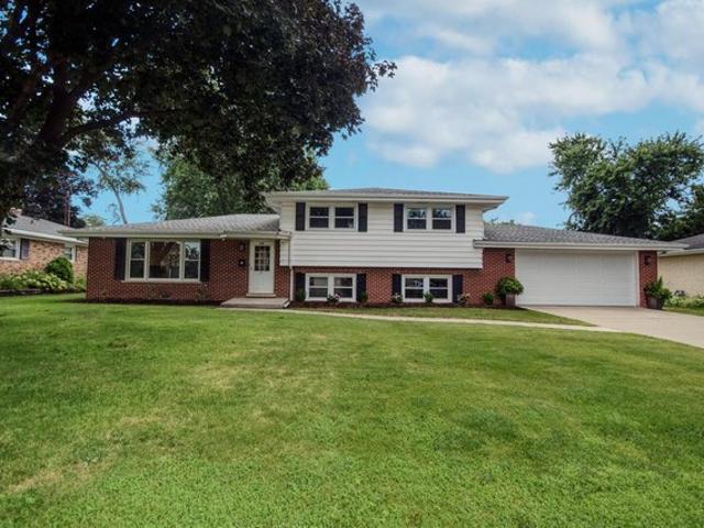 614 N Homestead Pl, Joliet, IL 60435