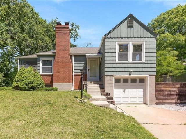 614 NE Woodlawn St, Kansas City, MO 64116
