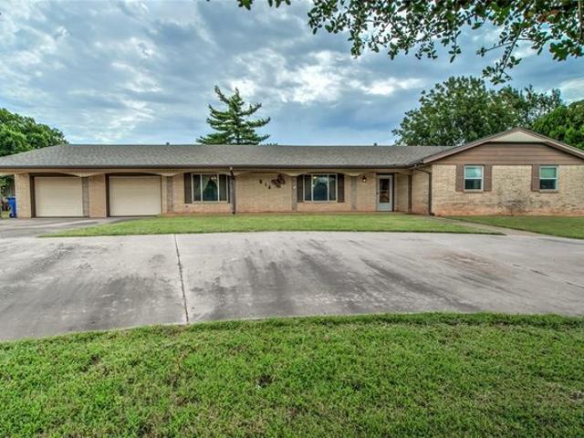 614 S Lakehoma Place Dr, Mustang, OK 73064