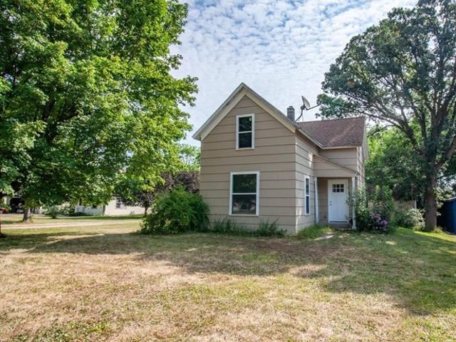 614 Springen Ave, Fergus Falls, MN 56537