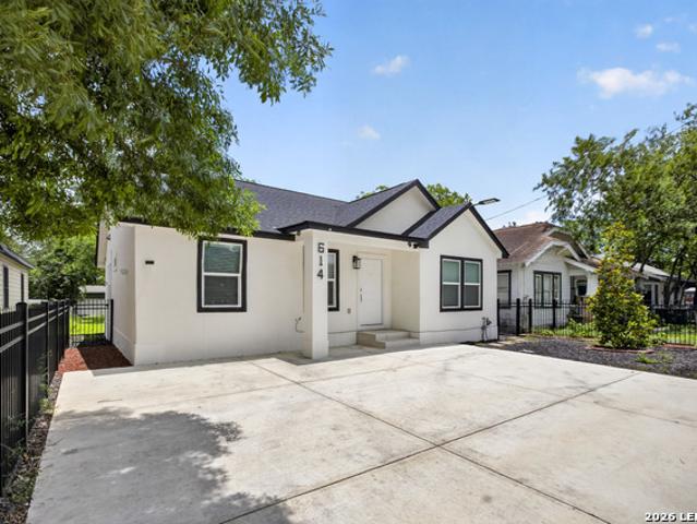 614 SW 24Th St