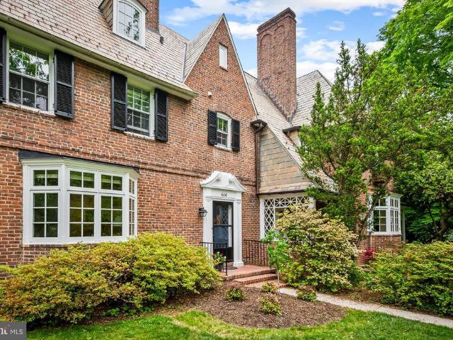 614 W University Parkway