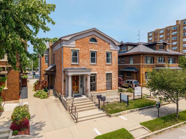614 W Berry Street