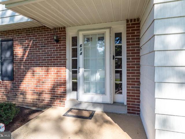 614 W Brookhaven Road