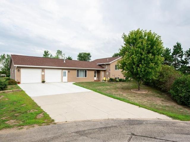 614 W Colfax St, Parkers Prairie, MN 56361