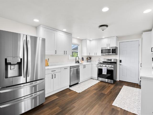 614 W Granger Road