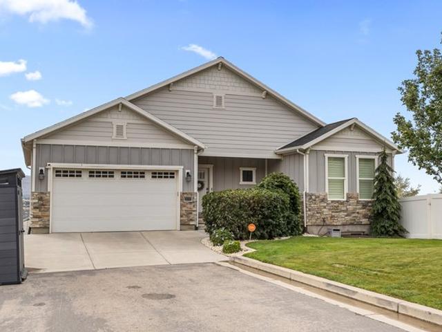 614 W Regent Garden Ln, Bluffdale, UT 84065