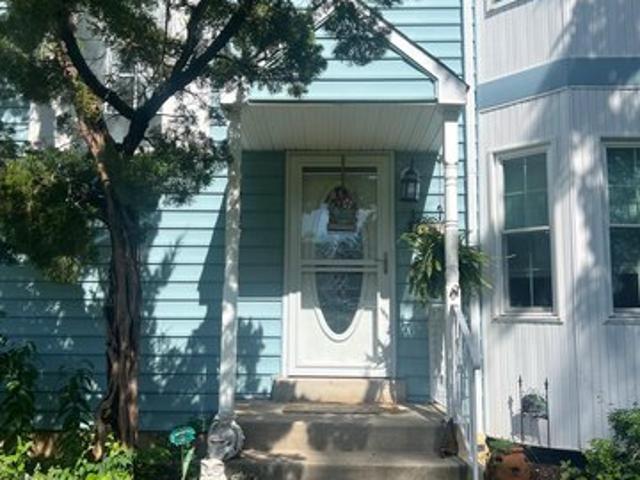 614 Woodgate Ln, Upper Chichester, PA 19014