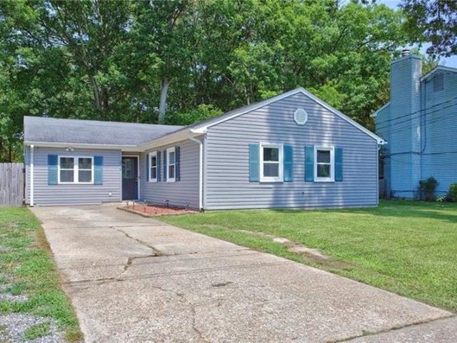 614 Woods Rd, Newport News, VA 23601