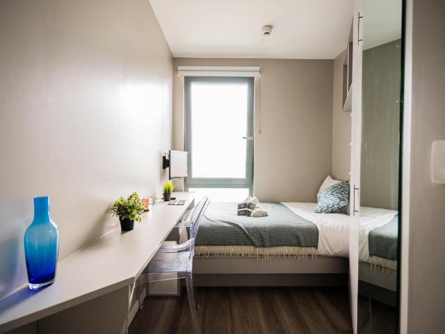 614b Nash House, Old Oak Lane NW10 1 bed in a flat share to rent £1,279 pcm £295 pw