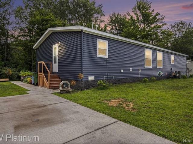 6154 Birch Creek Ct, Kimball Township, MI 48074