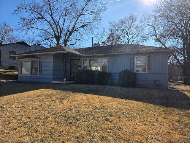 6155 Nogard Ave, Kansas City, KS 66104