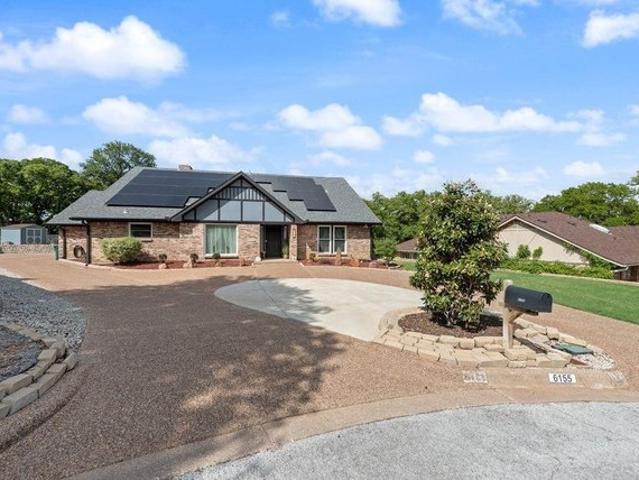 6155 Highwoods Ct, Fort Worth, TX 76112