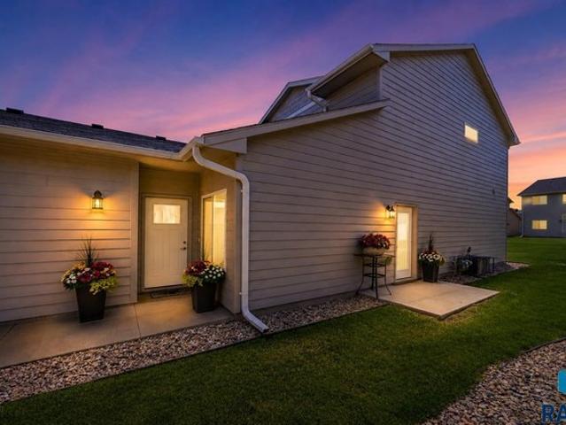 6156 S Alki Pl, Sioux Falls, SD 57108