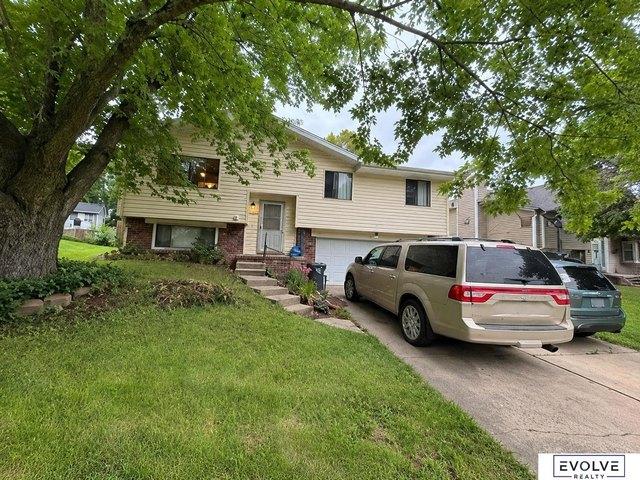 6157 NW 9th St, Lincoln, NE 68521