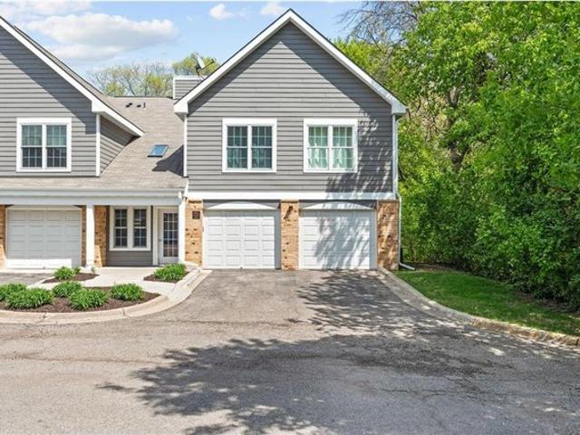 6157 Chasewood Pkwy Apt 102, Minnetonka, MN 55343