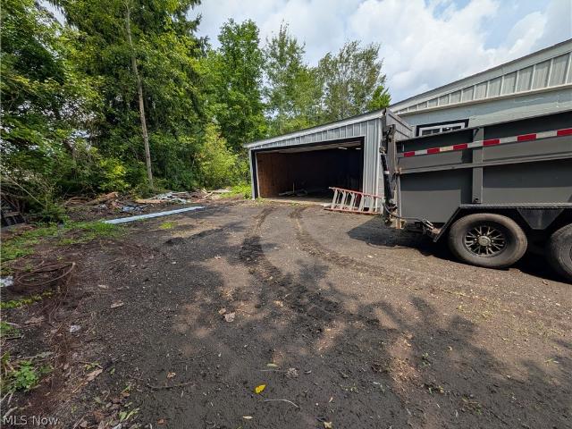 6157 Youngstown Hubbard Road
