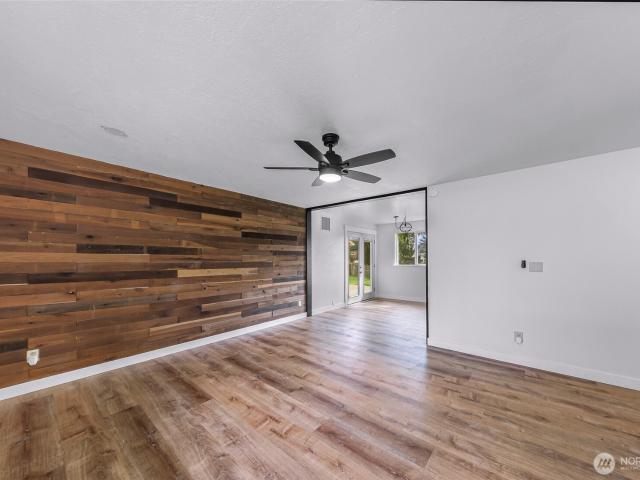 6158 Aquarius Avenue