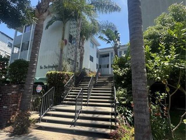 6150 Buckingham Pkwy, Culver City, CA 90230