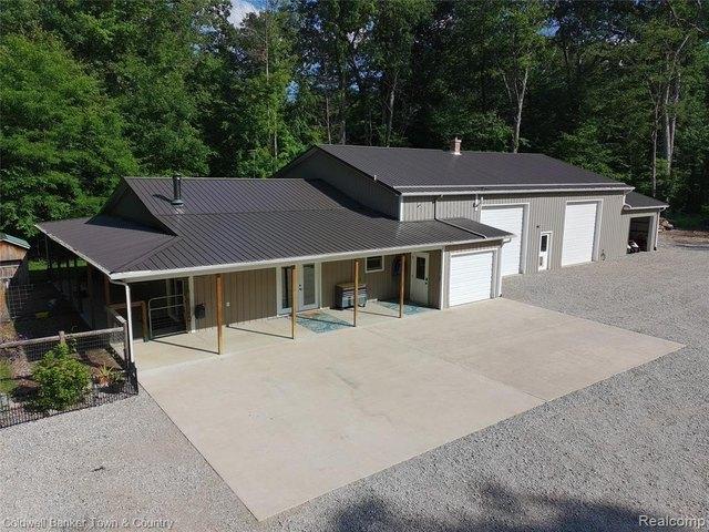 6150 Fleming Rd, Cohoctah, MI 48836