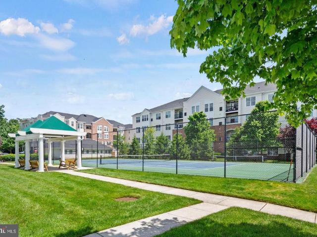 6150 Shadywood Road # 207