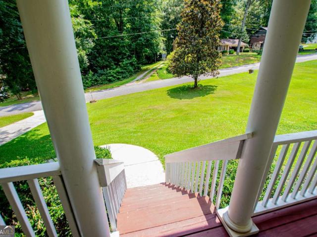 6150 Shallow Wood Lane
