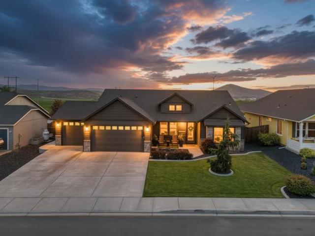 6151 Teak Ln, West Richland, WA 99353