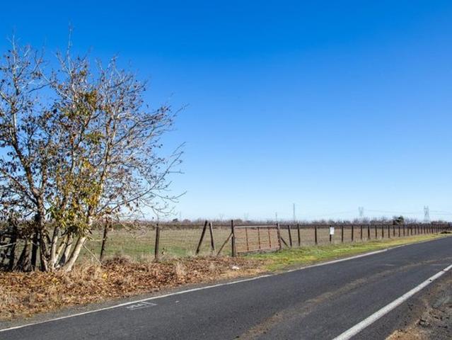 6151 W Acampo Rd, Lodi, CA 95242