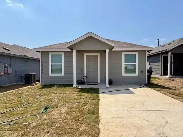 61522661 12931 Kathleen St