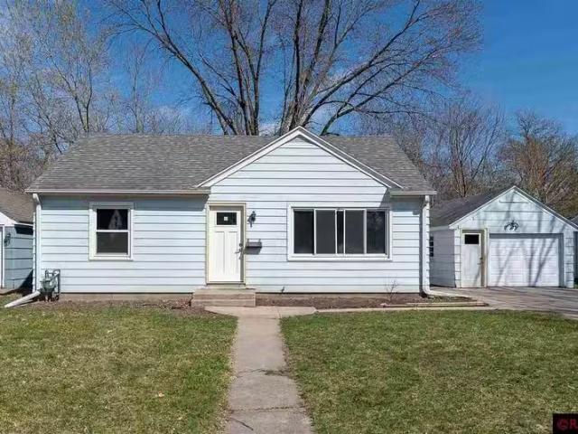 61525739 221 Norton St