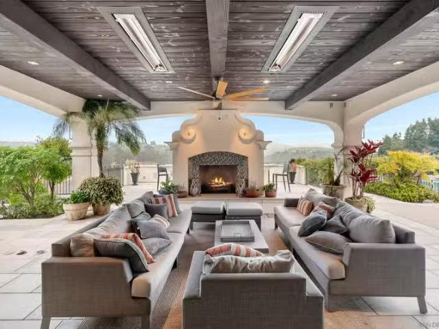 6152 Avenida Del Duque Houses in Rancho Santa Fe, CA
