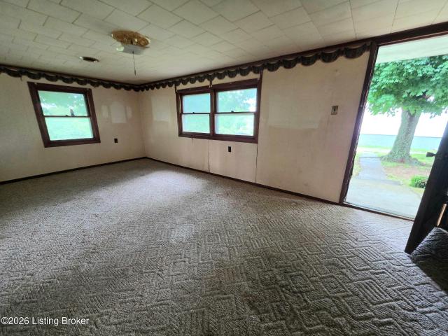 6153 Chaplin Rd
