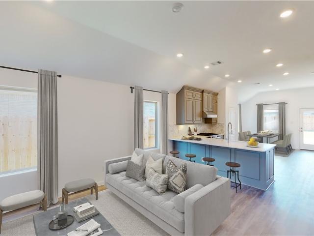 6153 Kinney Lane