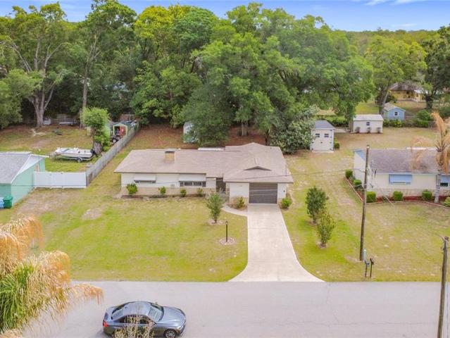 615 3rd Ave, Lady Lake, FL 32159 | MLS #O6397