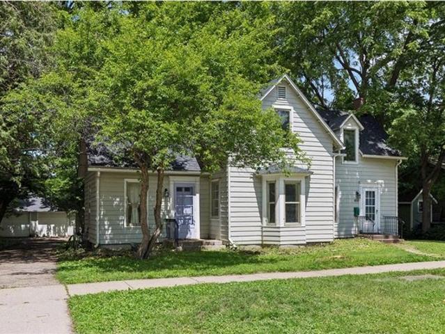 615 2nd St E, Northfield, MN 55057