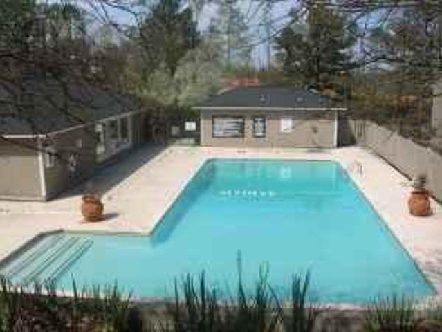 $615 / 2br Shadowood West Apartments!
