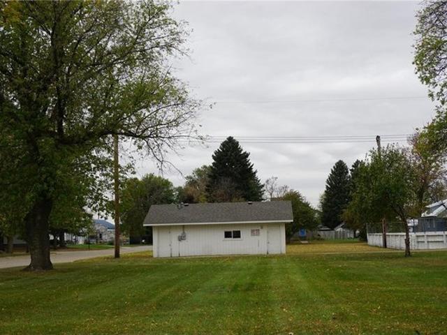 615 4th St SE, Barnesville, MN 56514