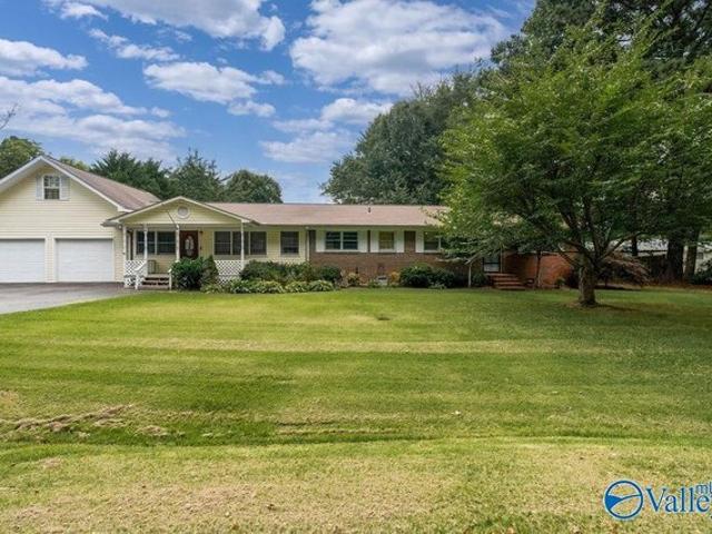 615 6th St NE, Arab, AL 35016