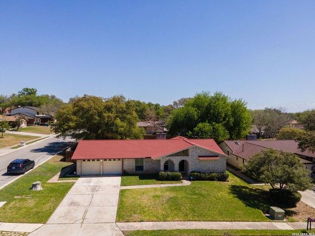 615 Amistad Blvd, Universal City, TX 78148
