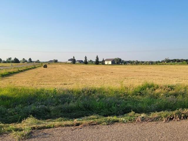 615 Apple Ridge Rd, Menoken, ND 58558