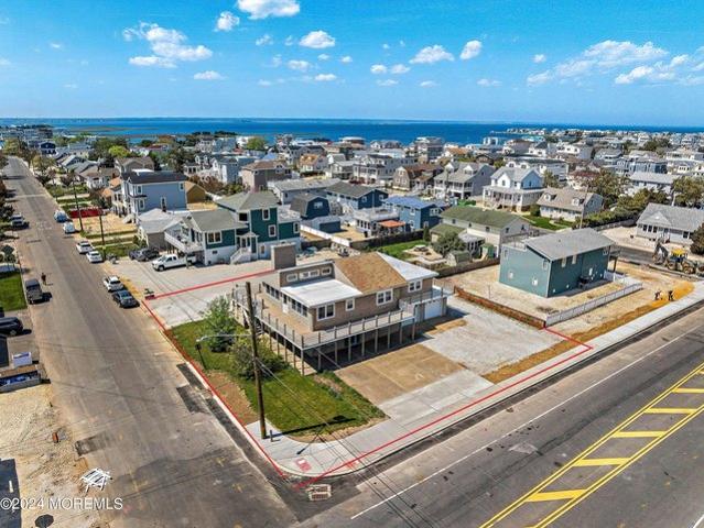 615 Barnegat Ave, Ship Bottom, NJ 08008