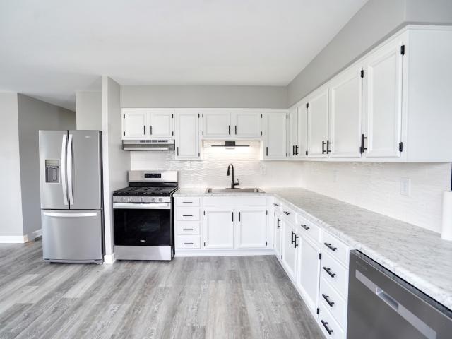 615 Best Avenue