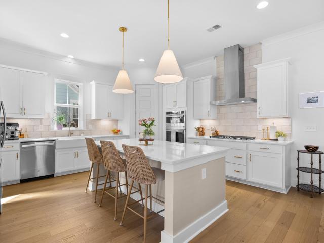 615 Braselton Ln