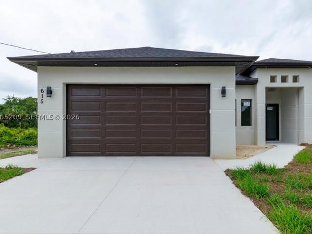 615 Broadway Ave, Lehigh Acres, FL 33972