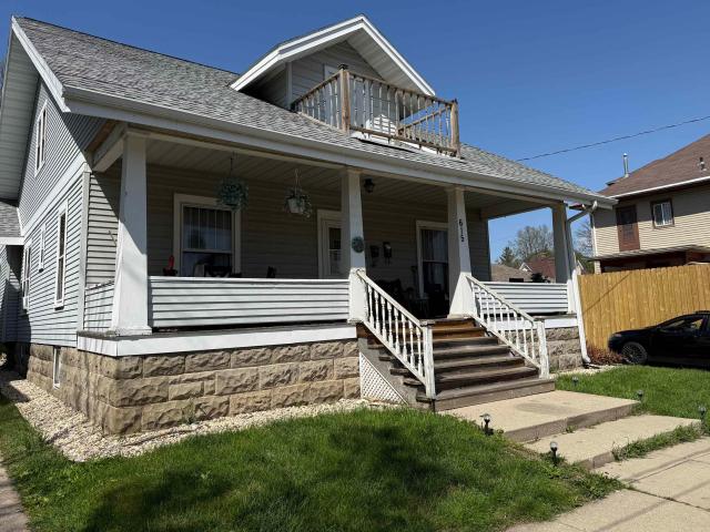 615 E Centerway