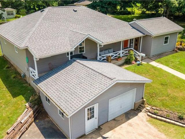 615 E Grand Ave, Carterville, IL 62918
