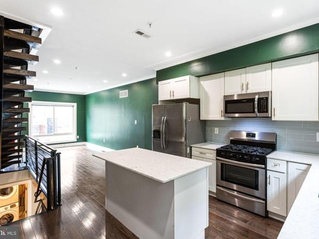 615 Emily St, Philadelphia, PA 19148