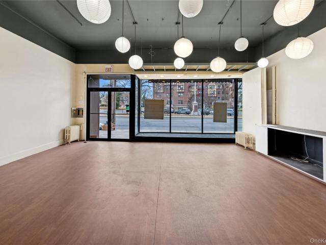 615 East Boston Post Road