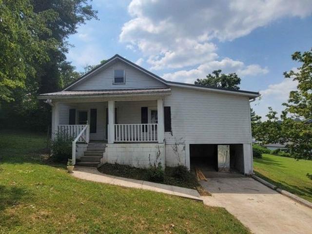 615 Evans St, Livingston, TN 38570
